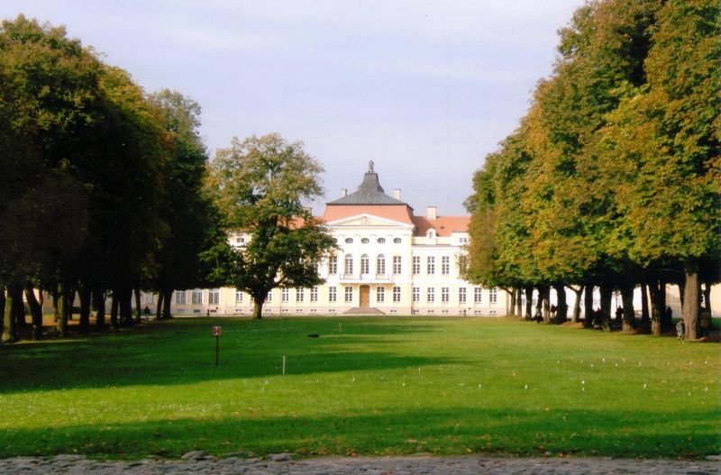 Castles & Palaces in the area of Poznań tour | DISCOVERING ROOTS ...